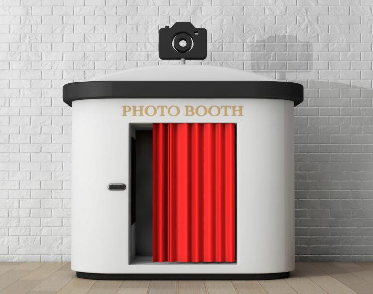 17 Restaurant Entertainment Ideas to Bring Your Eatery to Life
